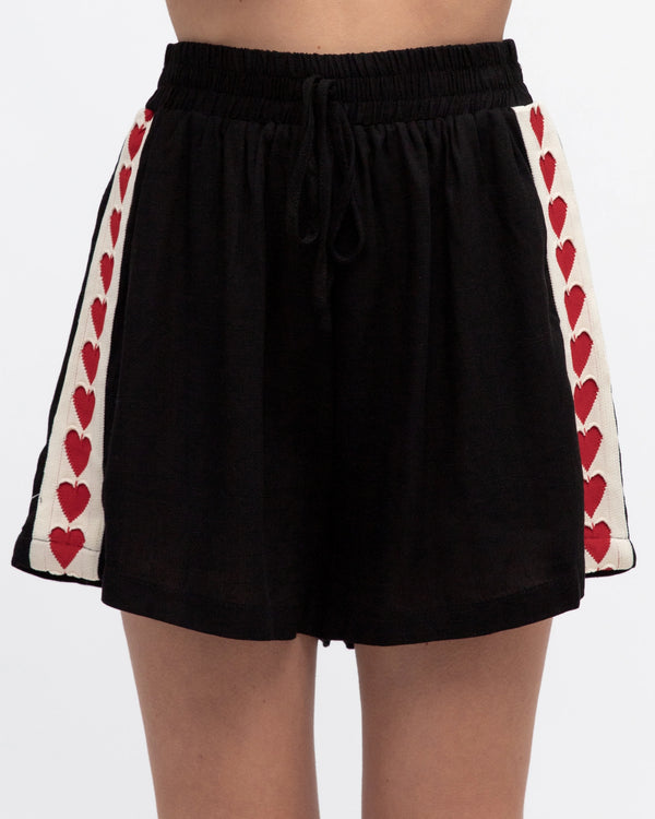 BLACK RED HEART SHORTS - Global Fashion House